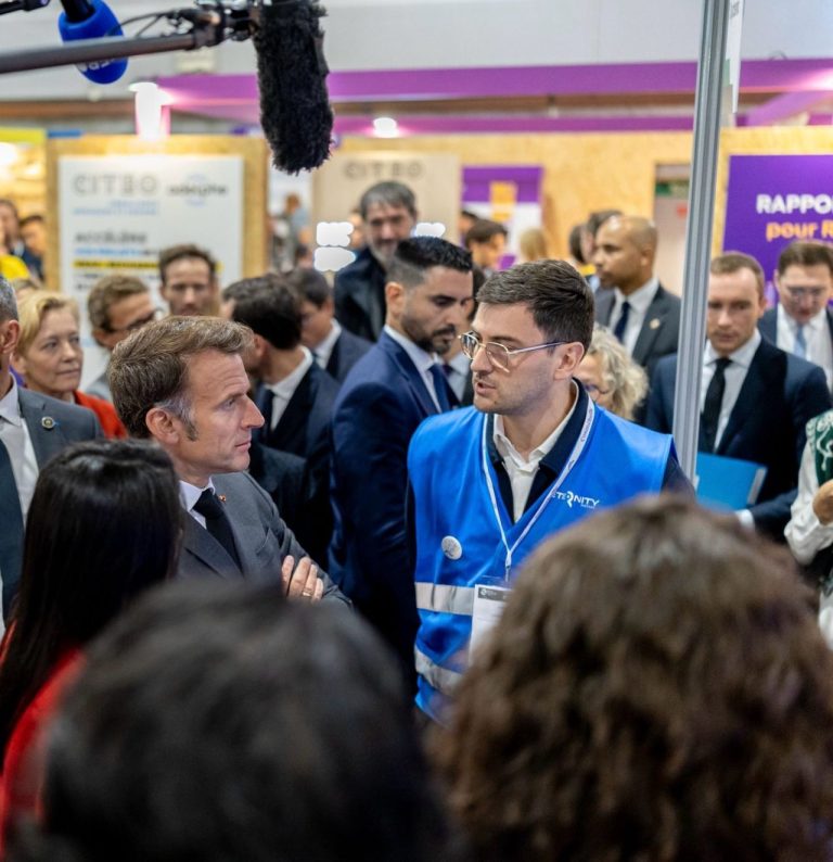 Emmanuel Macron visits the stand ofETERNITY Systems